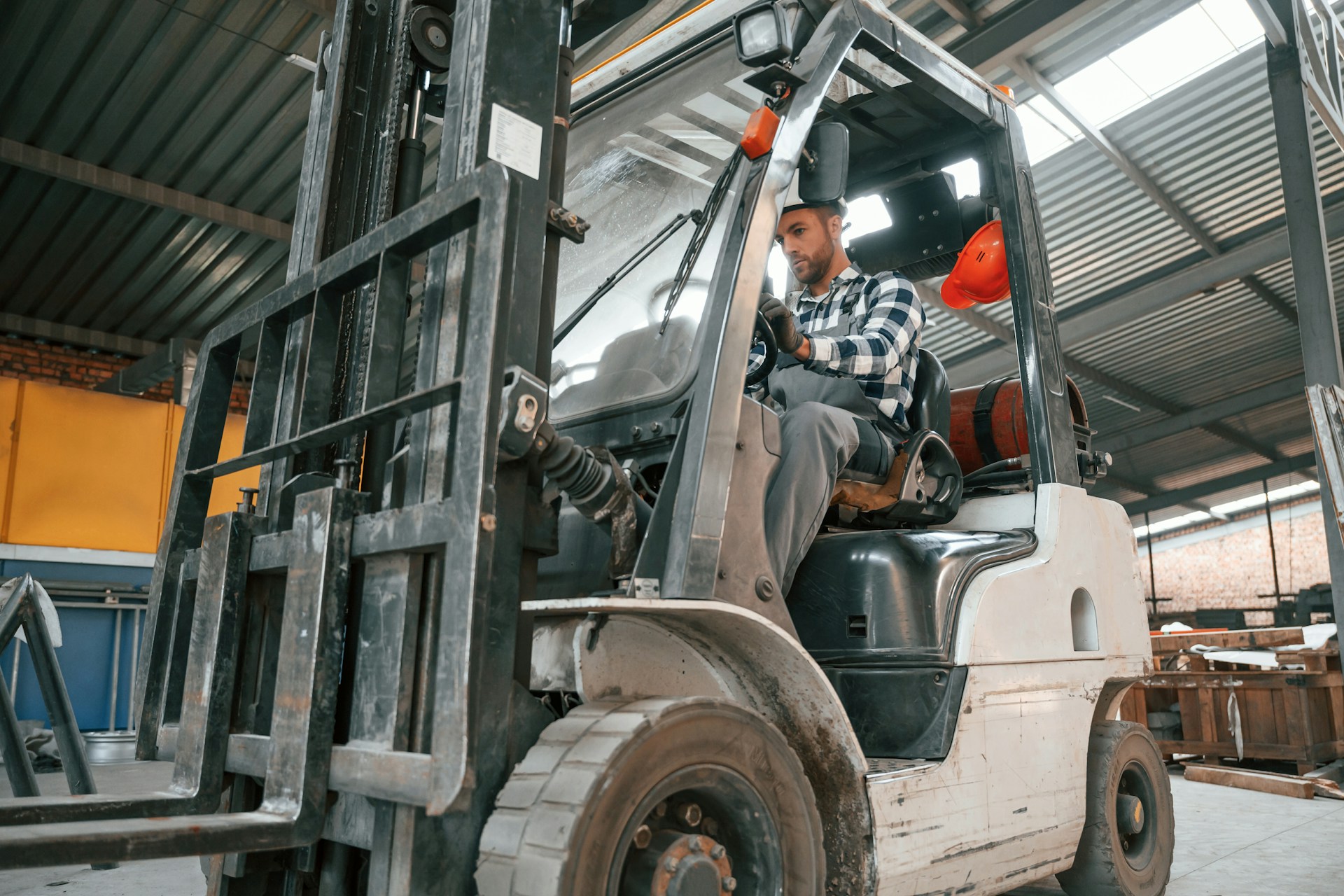 Material Handling Efficiency: Overhead Crane and Forklift